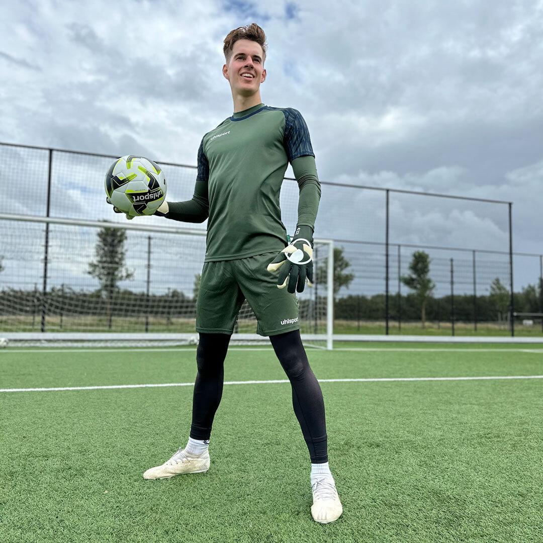 uhlsport partners with Influencer Gino Harreman
