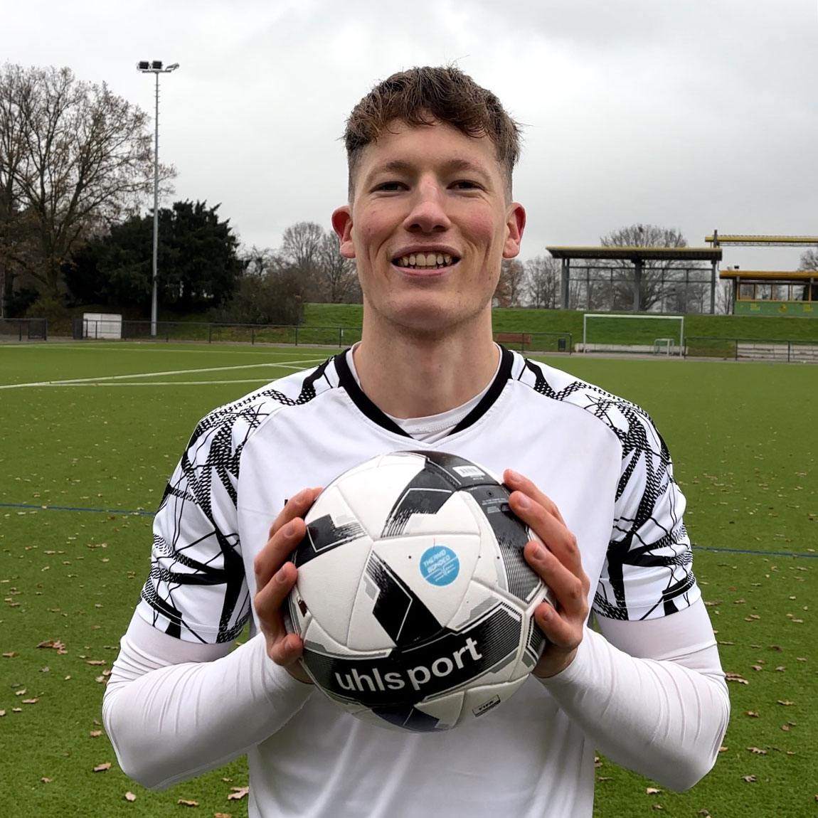 uhlsport begrüßt Influencer Marvin Roch als neuen Markenbotschafter